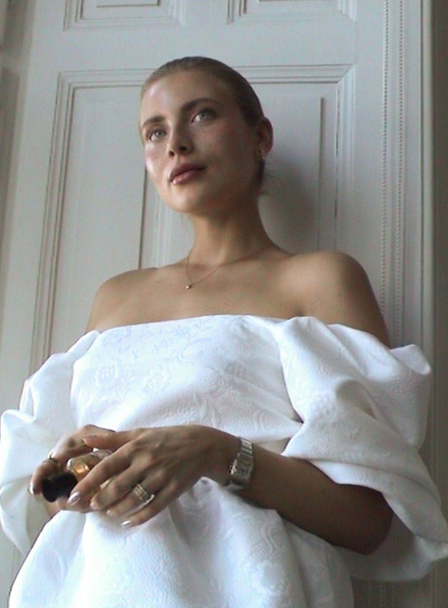 Circle of Scent: EMMA DOMINICA – ORACULUM